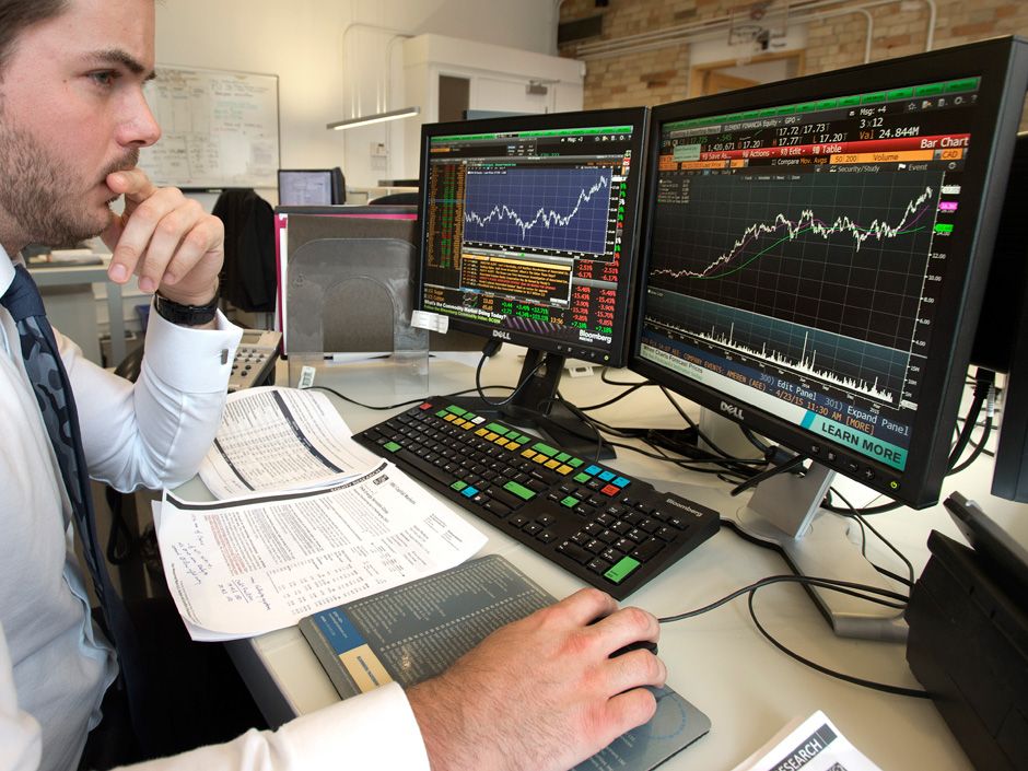 Bloomberg's competitors circle in wake of April 17 terminal failure ...