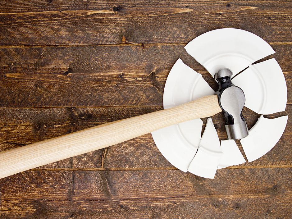 Would you pay to smash plates? A Toronto sports startup is betting on ...