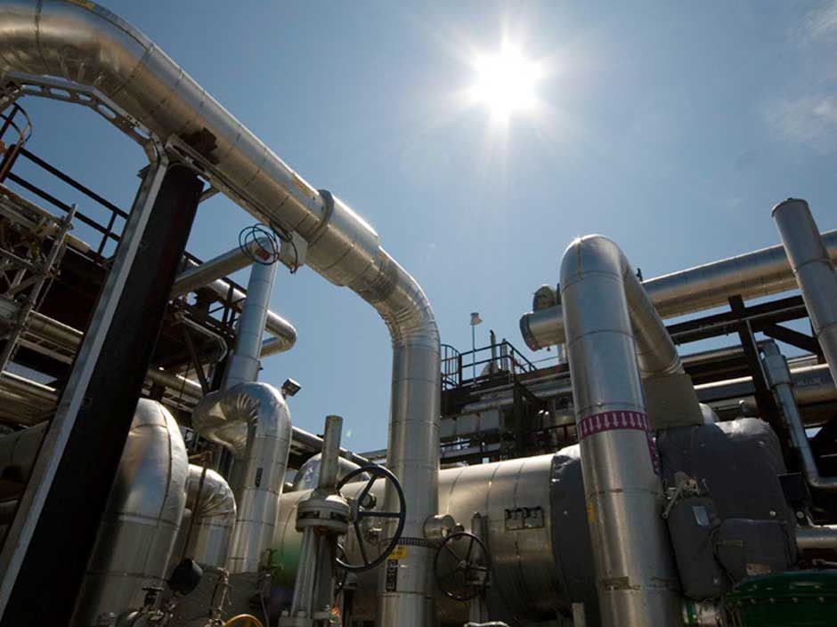 MEG Energy reports bigger-than-expected loss as crude slumps ...