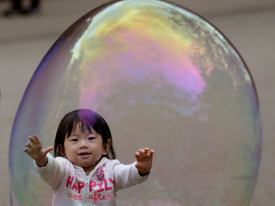 Conditions are ripe for frothy markets — here's how to spot a bubble ...