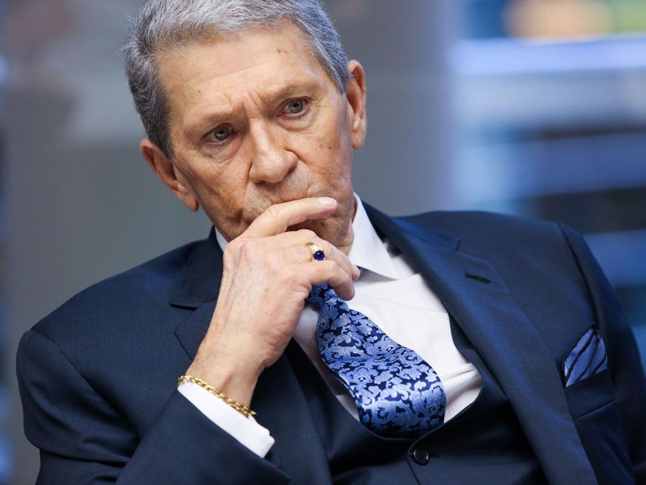 Hunter Harrison is the key to Canadian Pacific Railway's merger plan ...