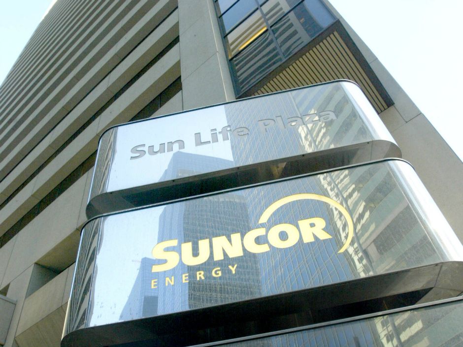 Suncor Energy Inc plans to spend $1 billion less next year, cutting ...