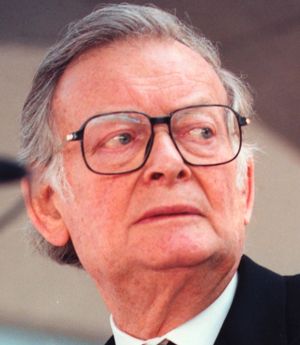 Canada’s richest family retreats to its roots with sale of Thomson ...