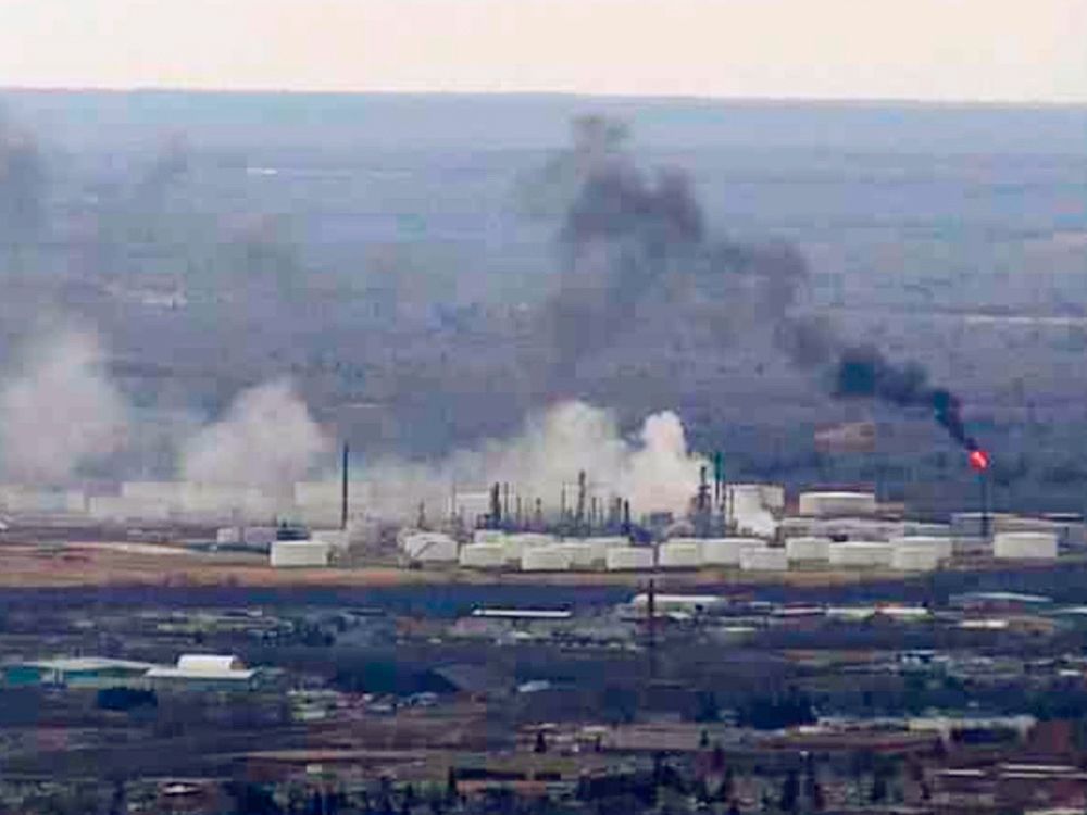 Several injured after explosion rocks Husky Energy refinery in ...