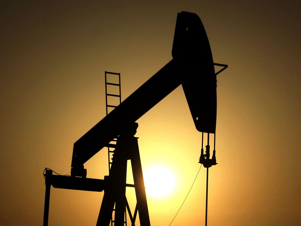 Bahrain says it just found its biggest oil field since 1932, dwarfing ...