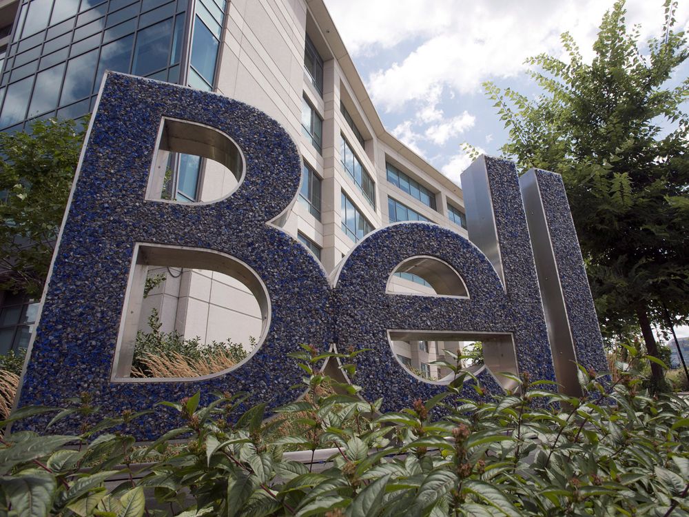 Bell Media signs new long-term broadcast agreement with Vice Media ...