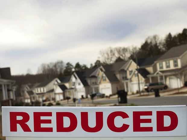 Canadian housing slump deepens with first drop in values in decades ...