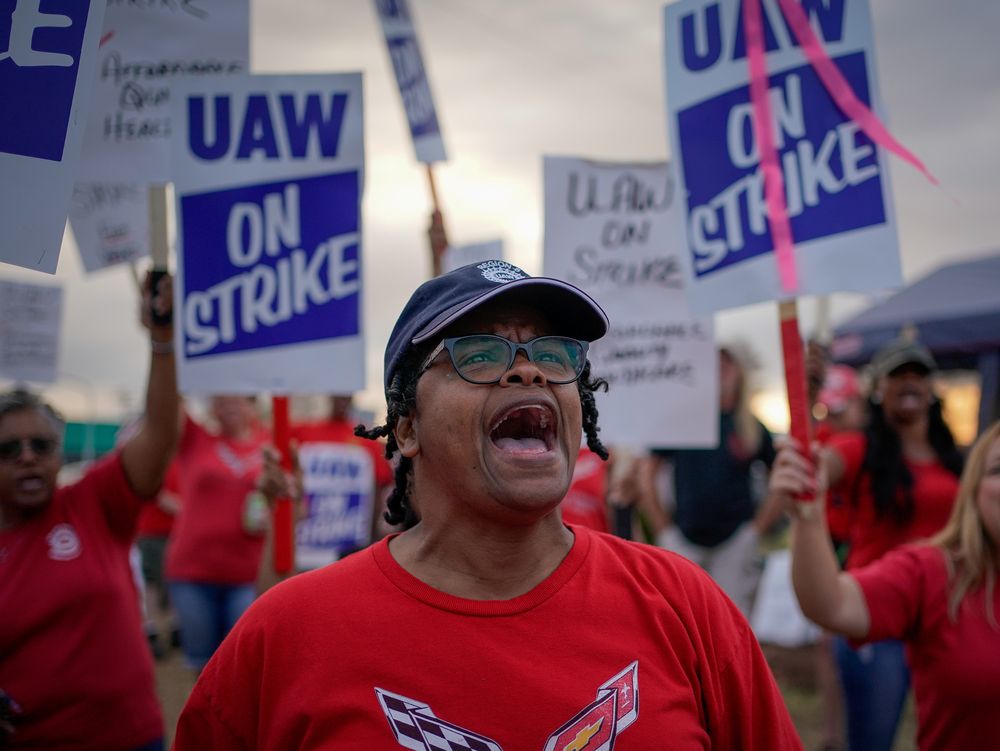 GM strike ends after almost six weeks at cost of $2 billion | Financial ...