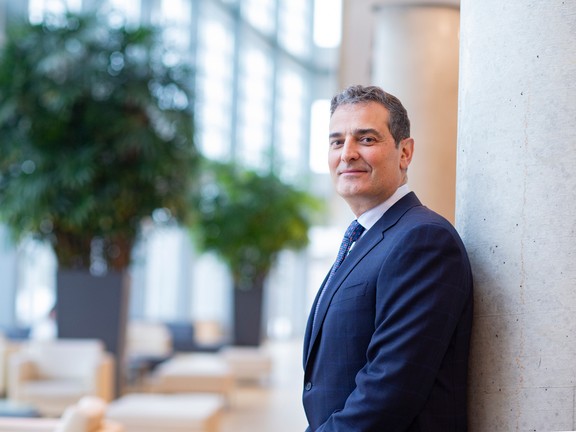 Meet Bell's new CEO — a likeable, blue-collar, hockey-loving sports nut ...