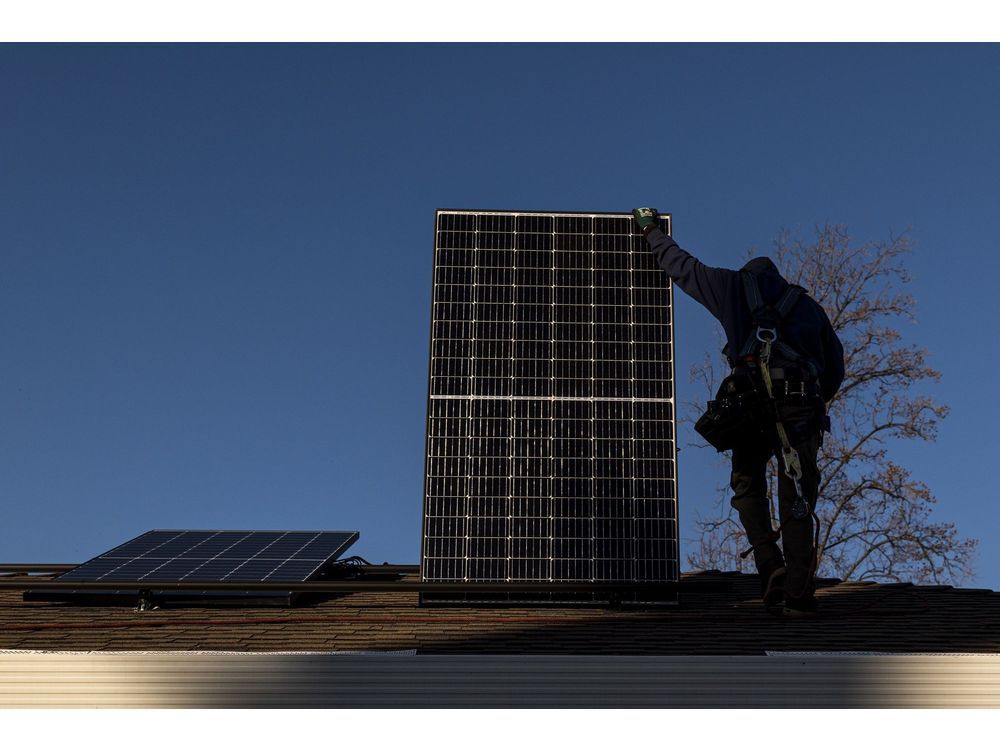 Solar Firm Sunrun Slumps Most in Nine Months on SVB Exposure ...