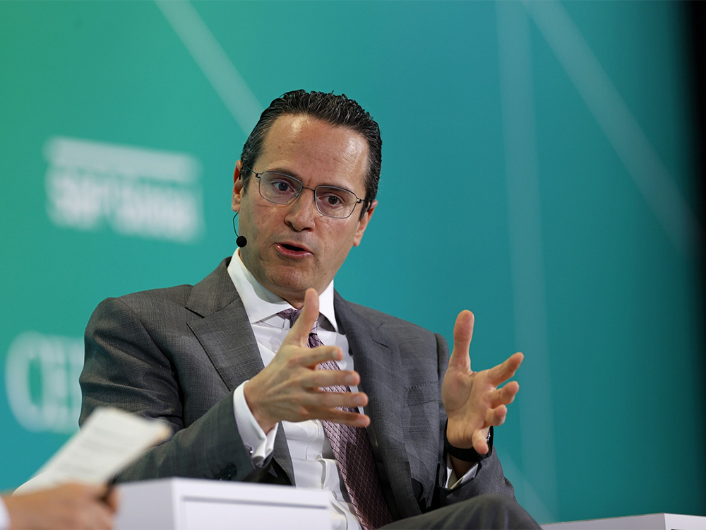 'Company of Yesterday': Shell CEO's Plans to Refocus on Oil Induce ...