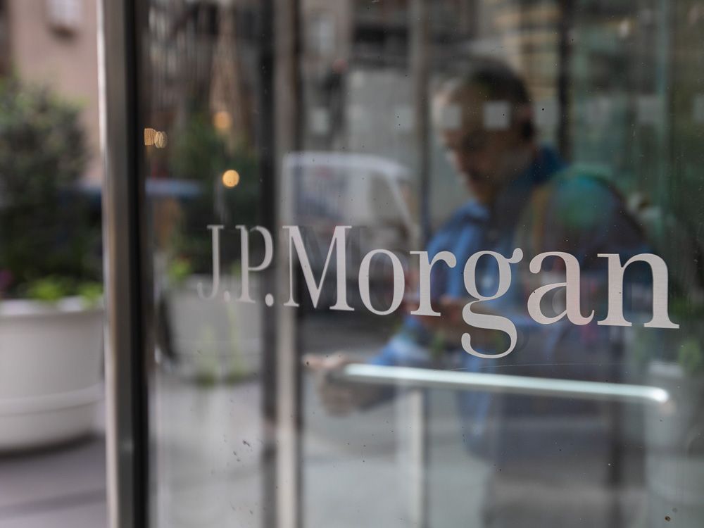 60/40 portfolio far from dead, set to beat cash, JPMorgan says | Financial Post