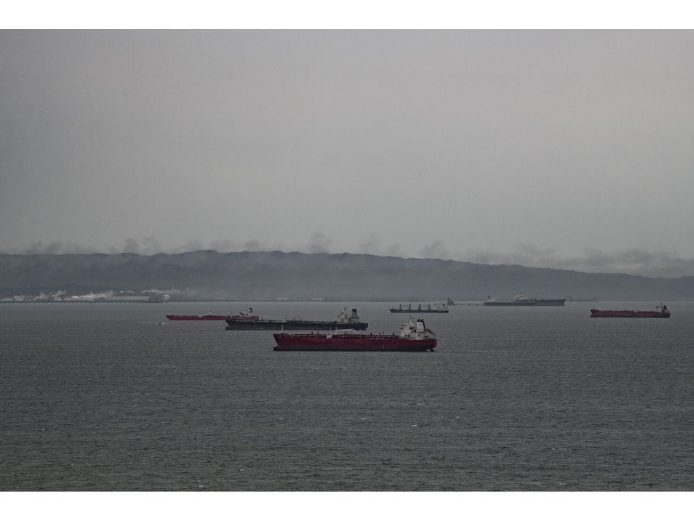 Oil Rises After Red Sea Ship Incidents Keep Tensions in Focus ...