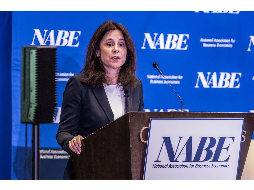 Logan Says Fed Should Take Time to Assess More Data Before Rate Cuts ...