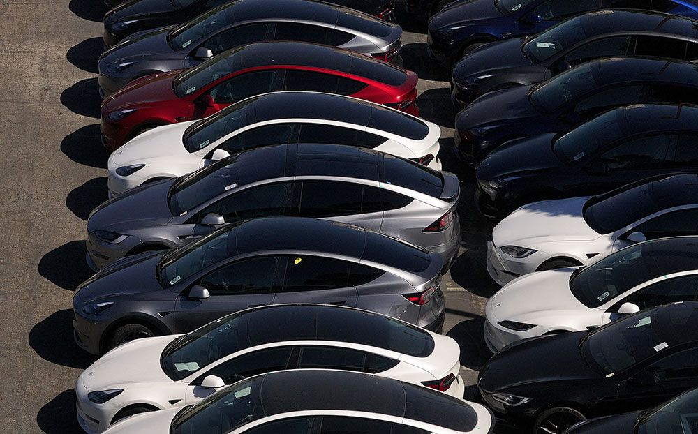 Long-range EVs now cost less than the average new car in the U.S ...