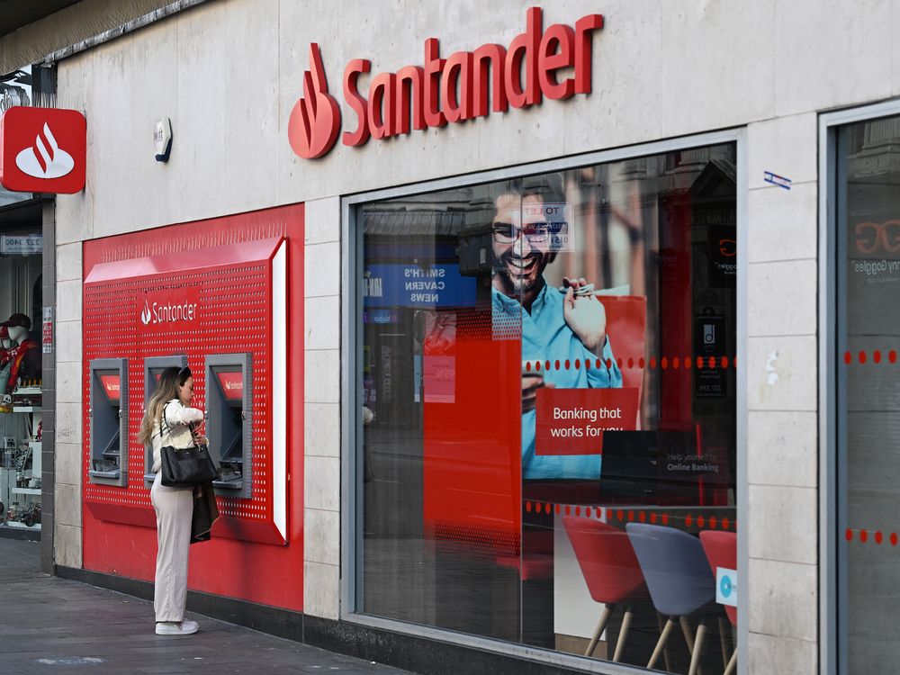 Santander wins banking license amid push into Canada | Financial Post