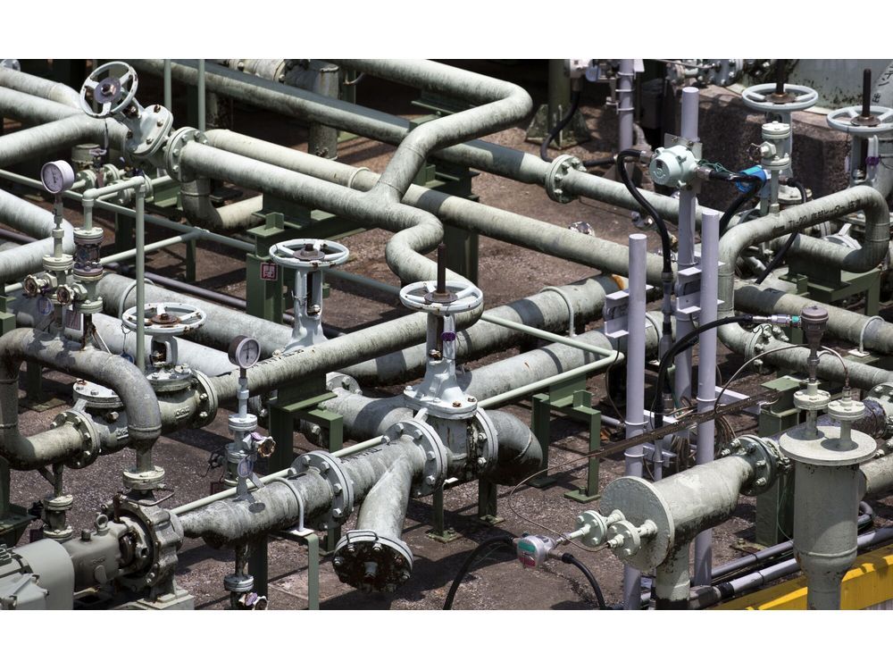 Smallest Gulf Oil Producer Seeks LNG Imports Amid Ample Supply ...