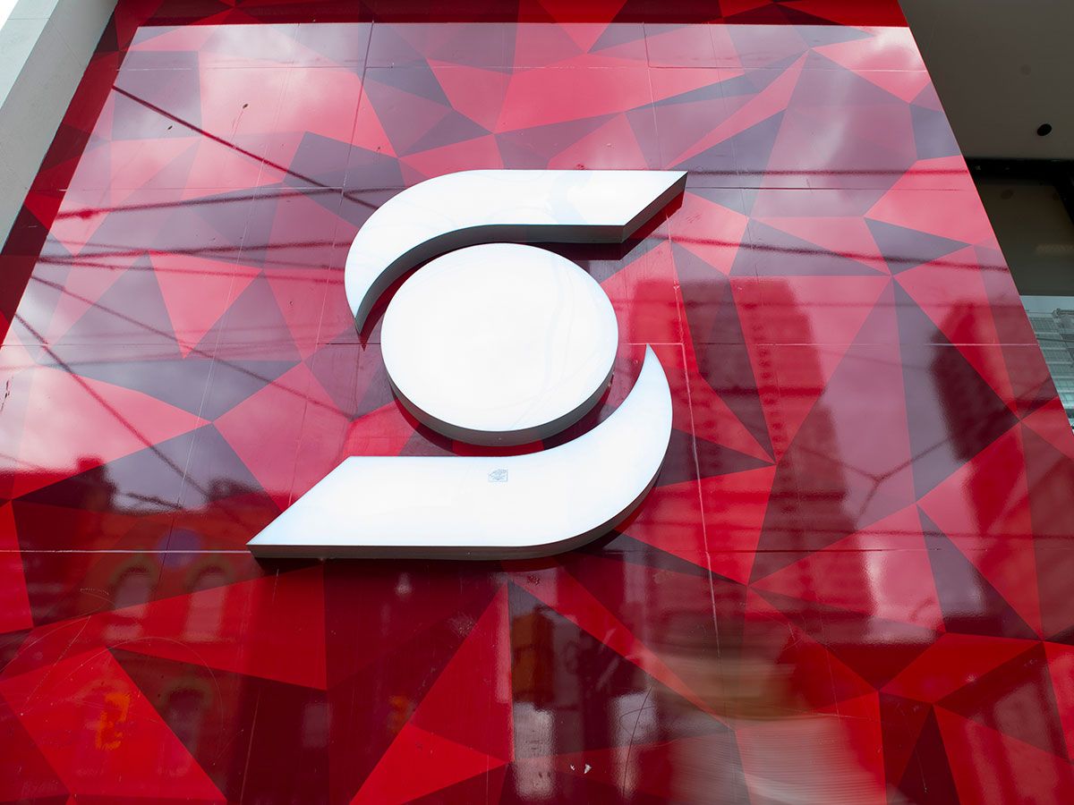 Scotiabank tops analysts' earnings expectations, raises dividend ...