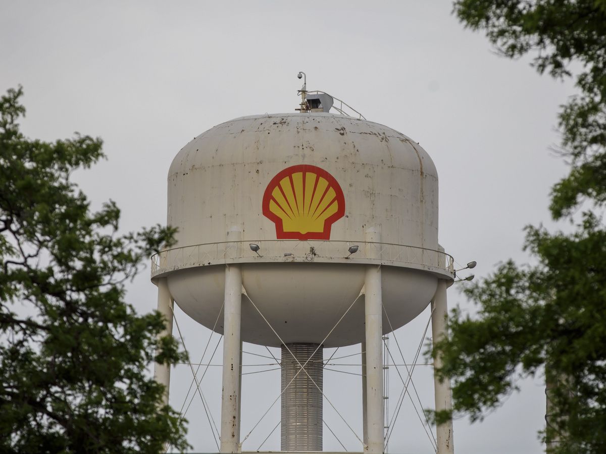 Shell plans US$1 billion wind farms sale in renewables exit | Financial ...