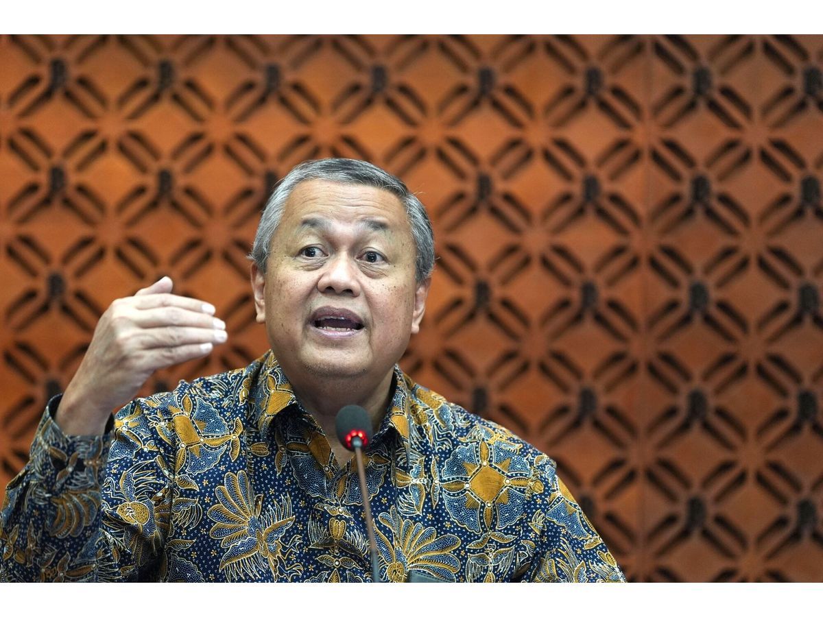 Indonesia Raises Rates Again to Go 'All Out' Supporting Rupiah ...