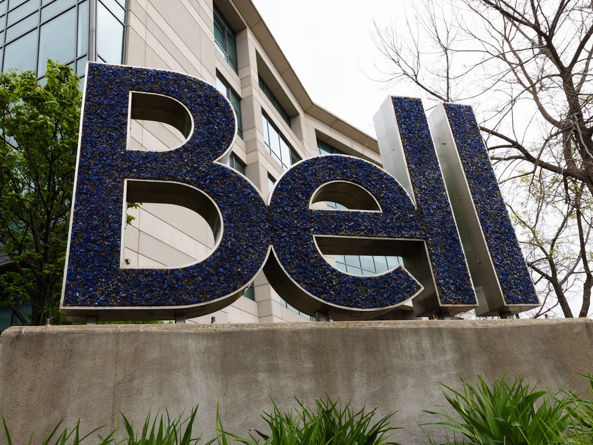 BCE cuts 1% of jobs as it focuses on AI, network build | Financial Post