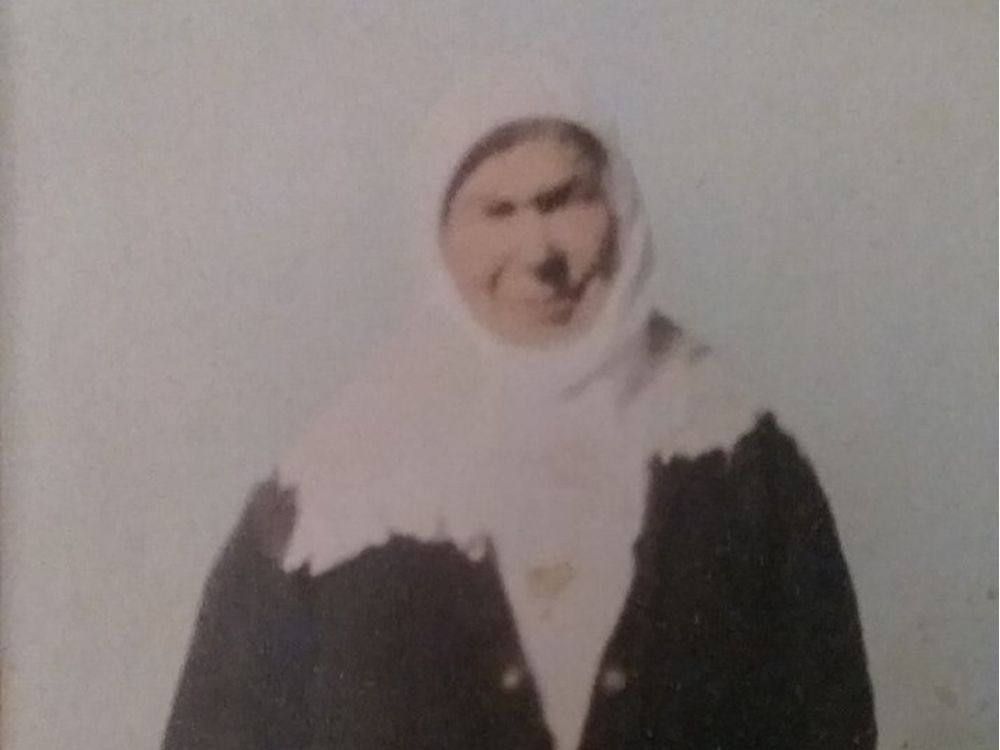 'I think we're related:' Hair appointment ends with new family members ...