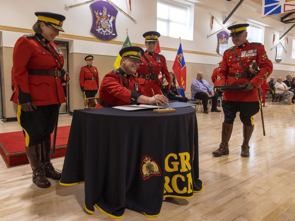 In pictures: Pomp and pageantry on parade for RCMP change of command ...