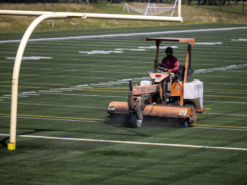 In pictures: Work doesn't take a summer holiday in Regina | Regina ...