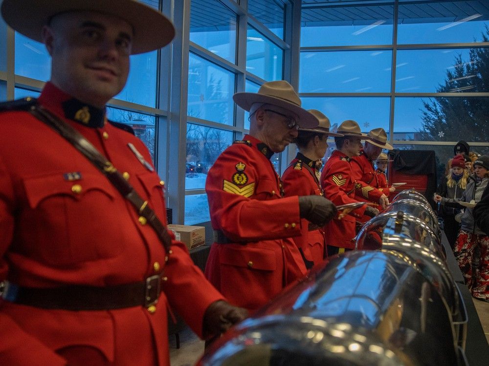 In pictures: Frost Regina kicks off festival with party with Mounties ...