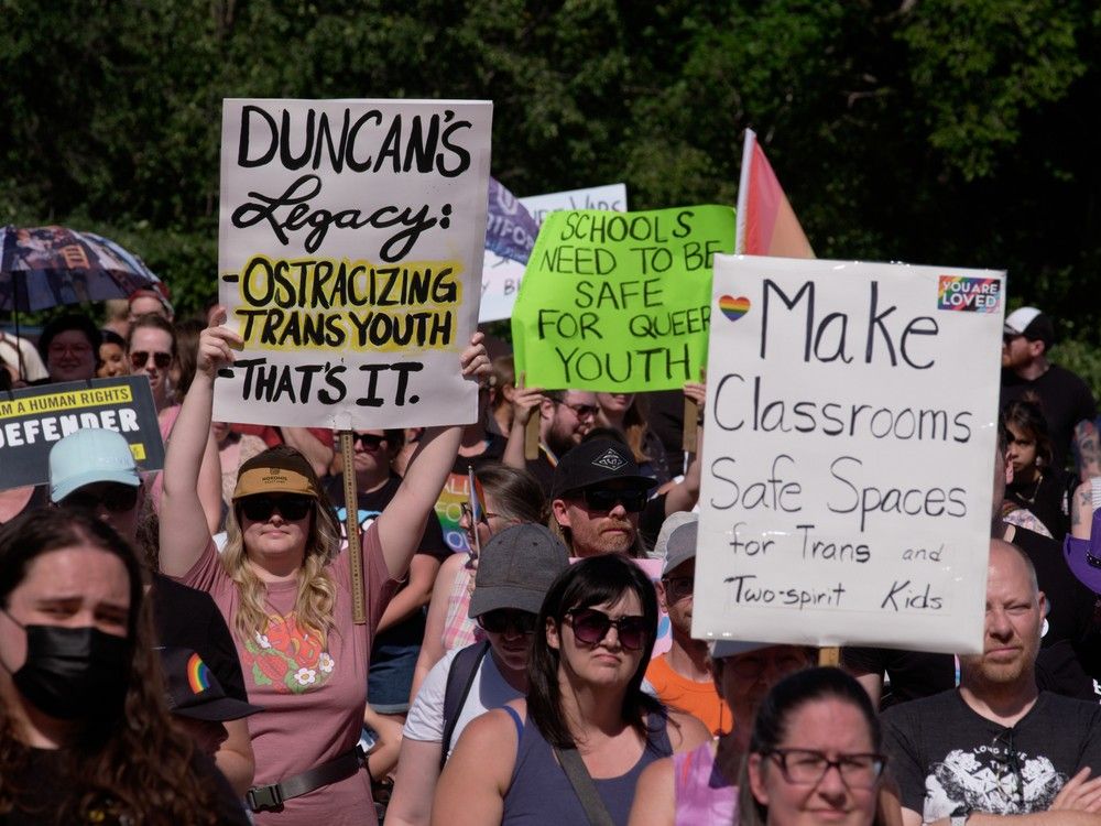 Hundreds rally in Regina against new Saskatchewan pronoun policy ...