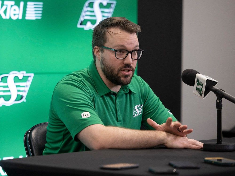 Darrell Davis: Roughriders new offensive coordinator Marc Mueller ...