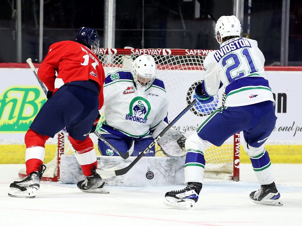 Darrell Davis: Interim coach Taras McEwen brings new approach to WHL's ...