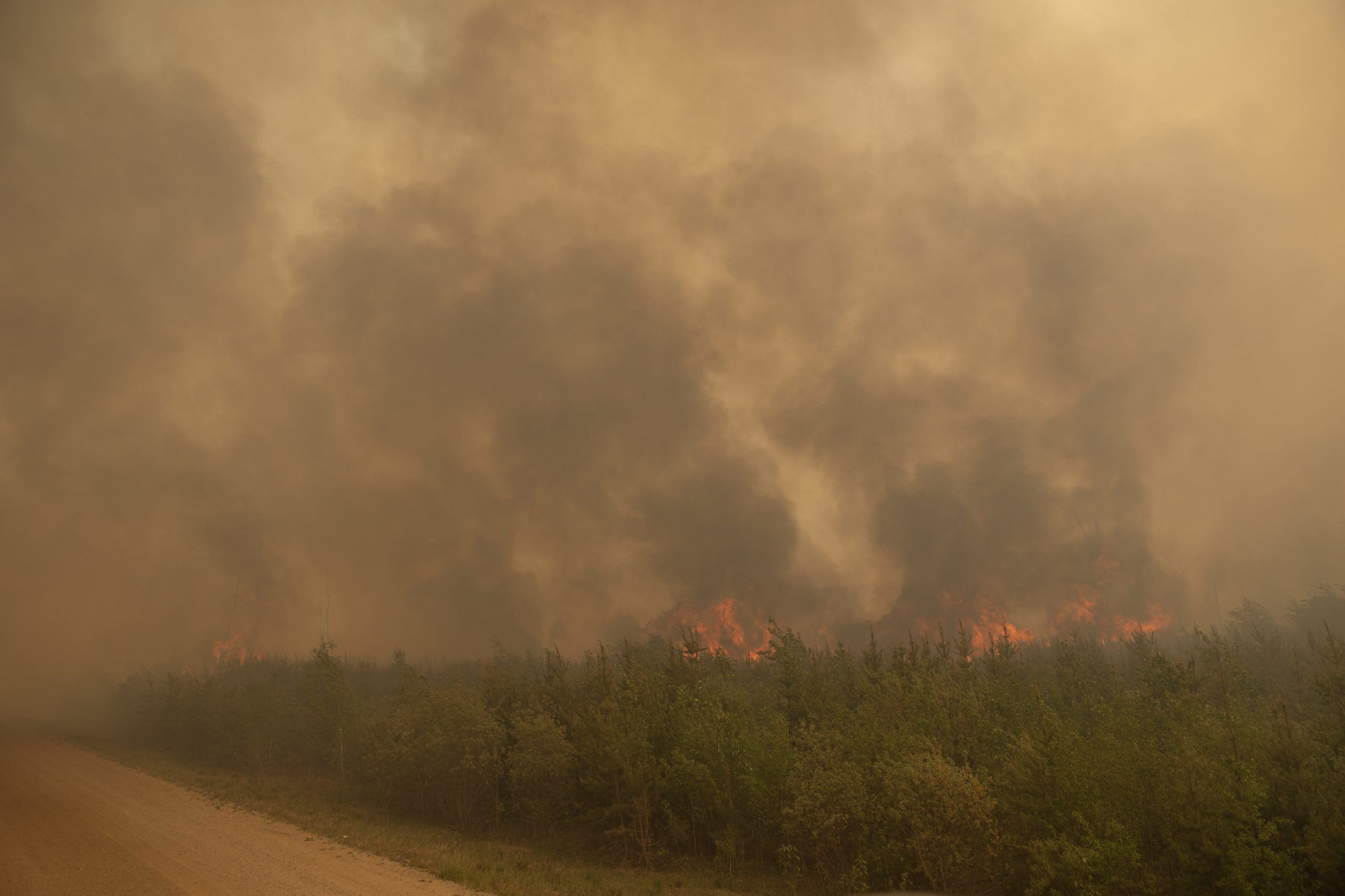 Men of Weyakwin make a stubborn stand against marauding wildfires ...