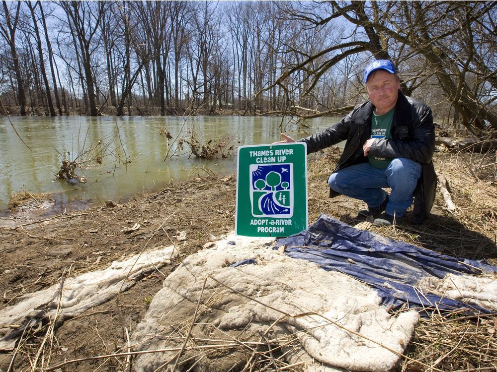 Volunteers zero in on Thames River trash | London Free Press