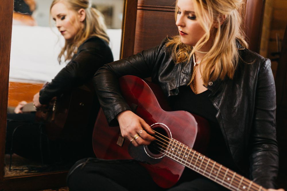 Singer-songwriter breaks open her 'heart of glass' | London Free Press