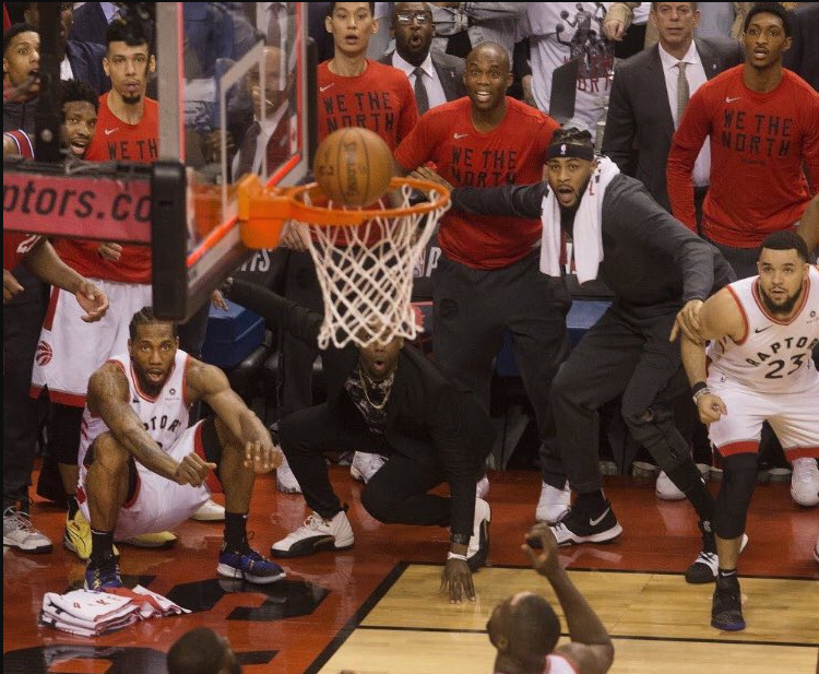 Internet erupts over Postmedia photographer's stunning Toronto Raptors ...