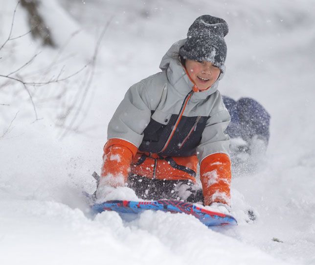 Locked down and snowed in: A winter-esque weekend of weather looms ...