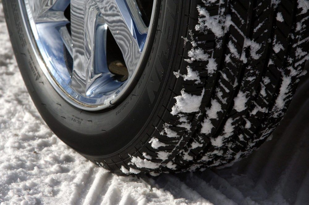 Police issue safety warning after tires fly off two vehicles on 401 ...