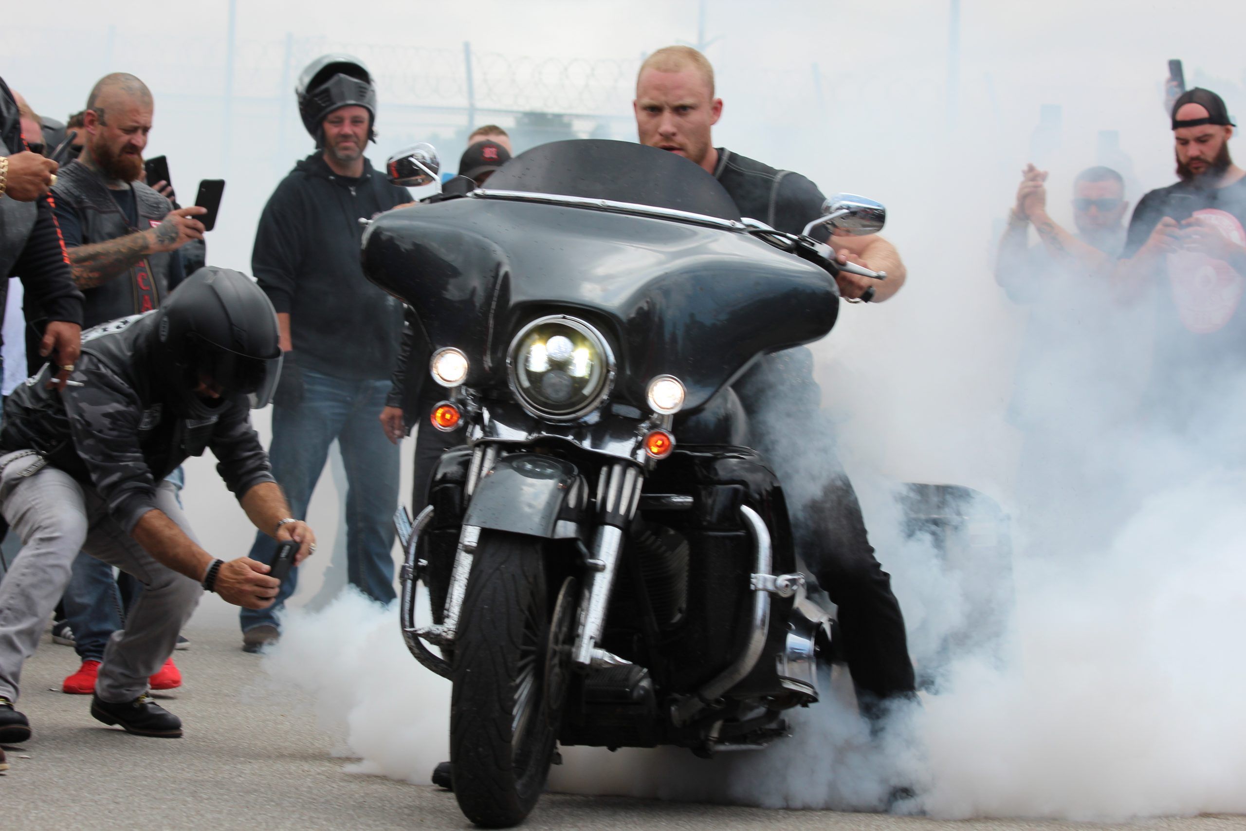 PHOTOS: Hells Angels descend on London jail to protest inmate death ...
