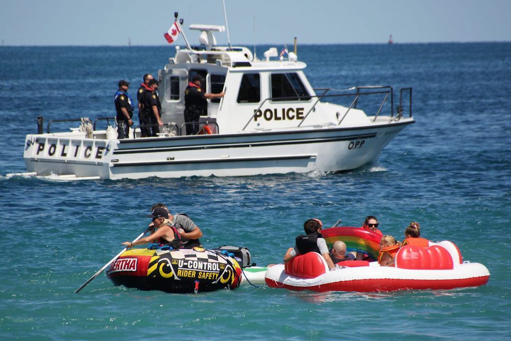 Thousands ride area river in unsanctioned 'float down' | London Free Press