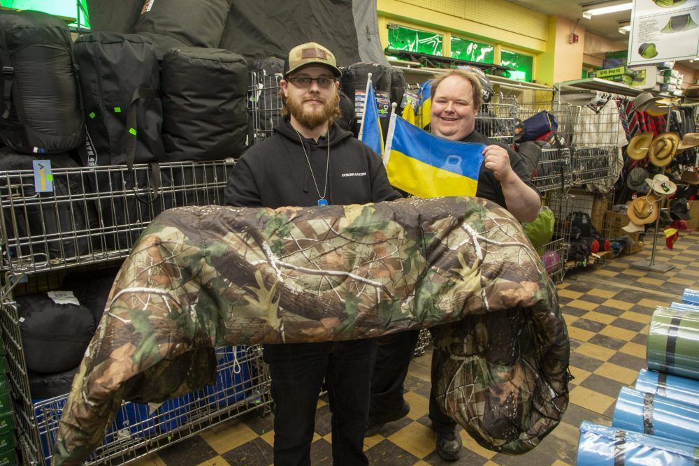 London surplus store rounds up 2,000 sleeping bags for Ukrainian ...