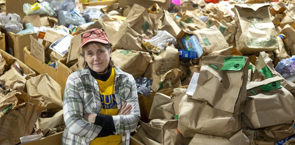 Despite financial stresses, spring food drive tops last year's haul ...