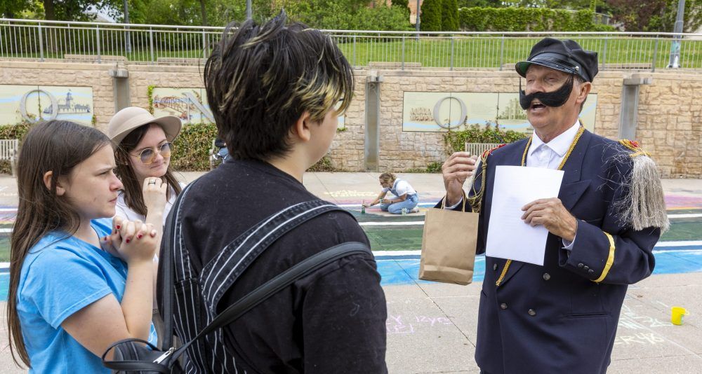 PHOTOS: Artists honour London's deadly 1881 steamboat disaster | London ...