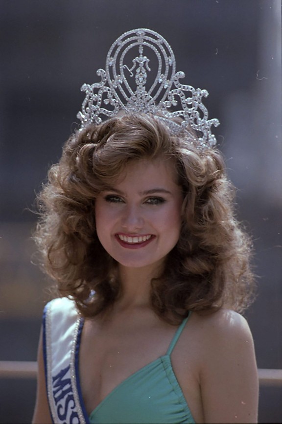 PHOTOS: 40 years since Londoner Karen Baldwin's Miss Universe win ...