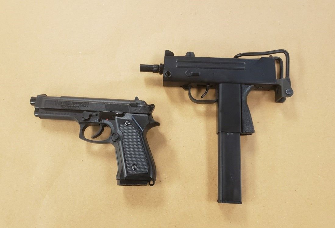 Replica guns seized, man charged after confrontation between drivers ...