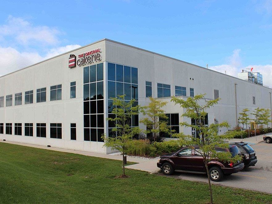 Sweet! Newly unionized London cake makers win big wage increase in new ...