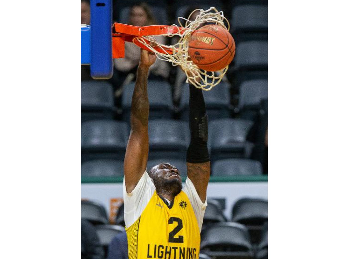 PHOTOS: London Lightning edge Windsor Express at Budweiser Gardens ...