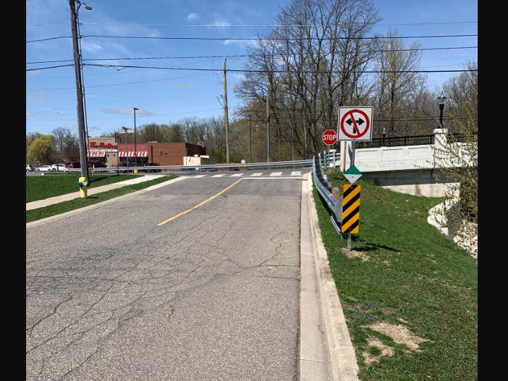 No way out: Southwestern Ontario town pulls confusing road sign ...
