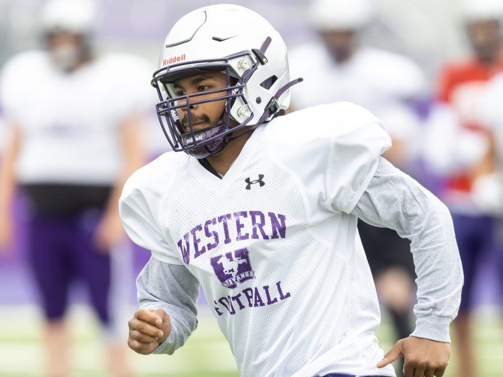 Unbeaten Western Mustangs vault to No. 1 in national football rankings ...
