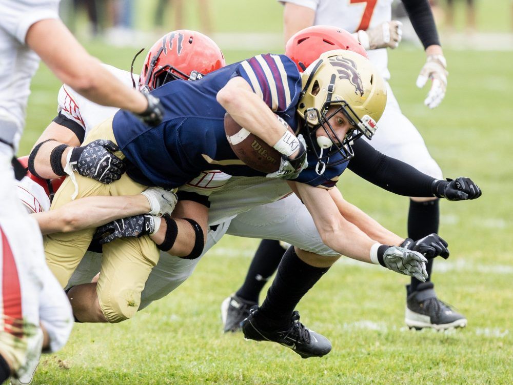 PHOTOS: Saunders vs. Banting football | London Free Press